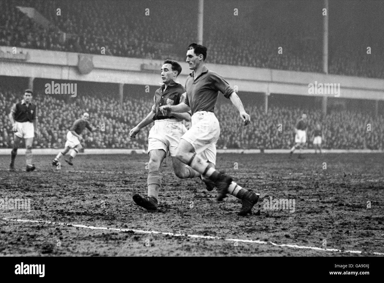 Nottingham forests tommy capel r in action hi-res stock photography and ...