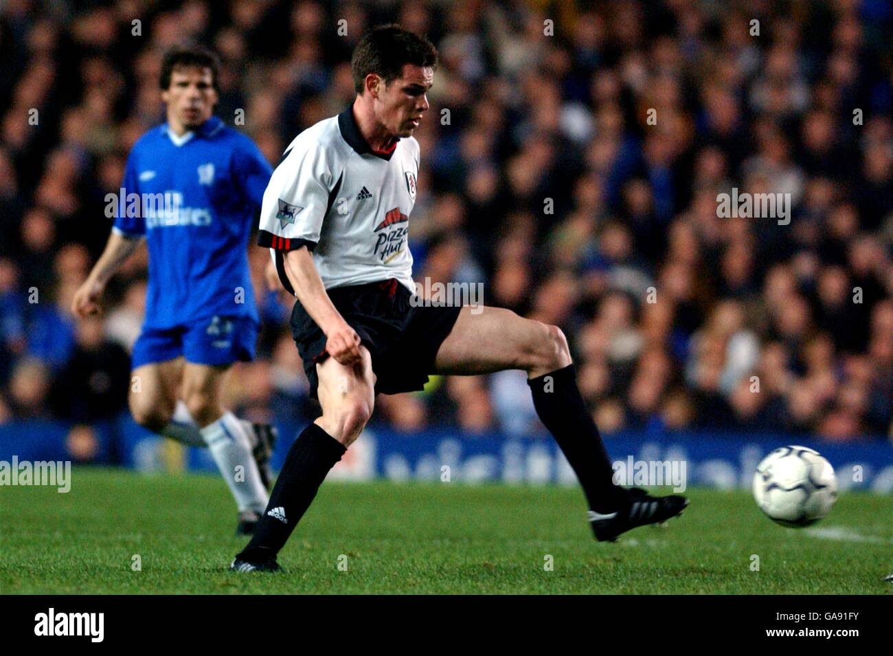 Fulhams steve finnan in action against chelsea hi-res stock photography ...