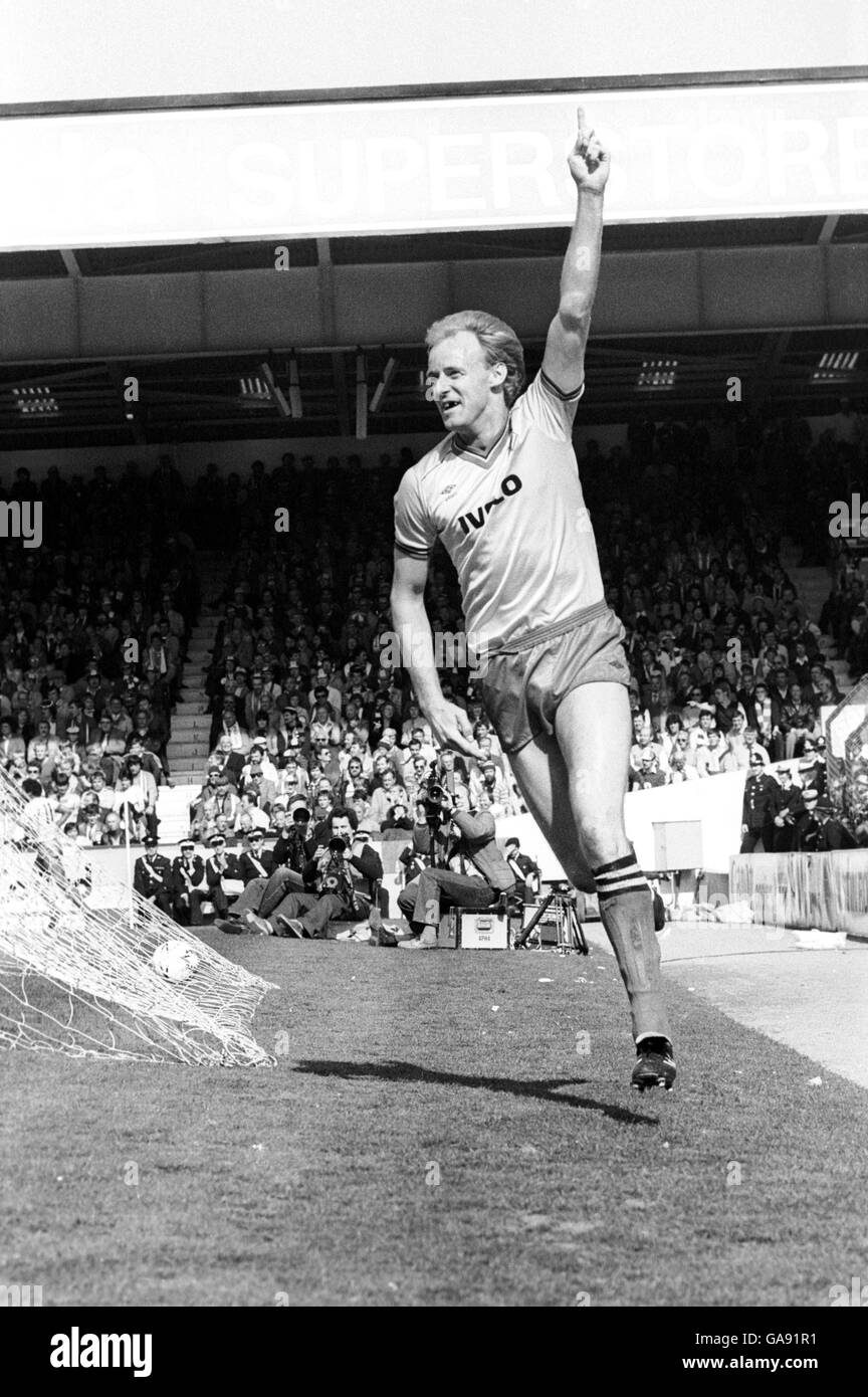 George reilly hi-res stock photography and images - Alamy