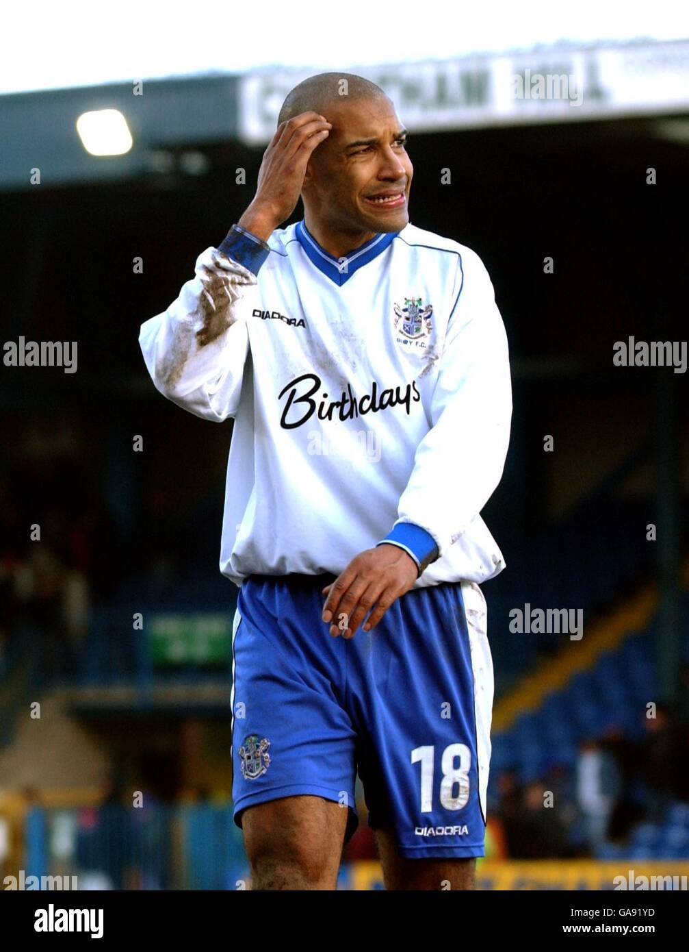 Field player hi-res stock photography and images - Alamy