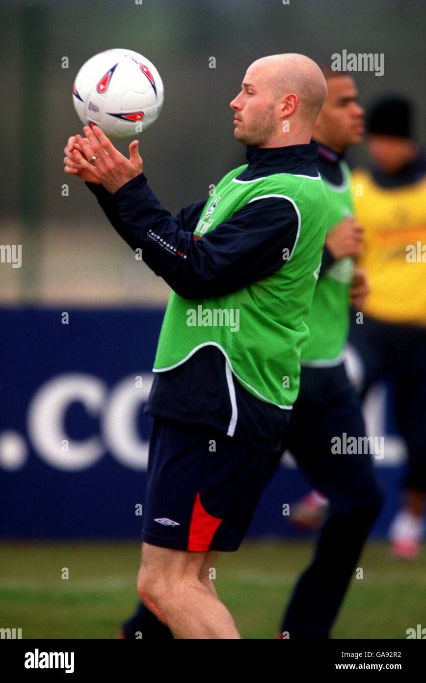 Danny mills england training hi-res stock photography and images - Alamy