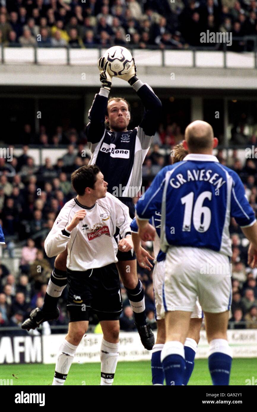 Sport football action steve simonsen hi-res stock photography and ...