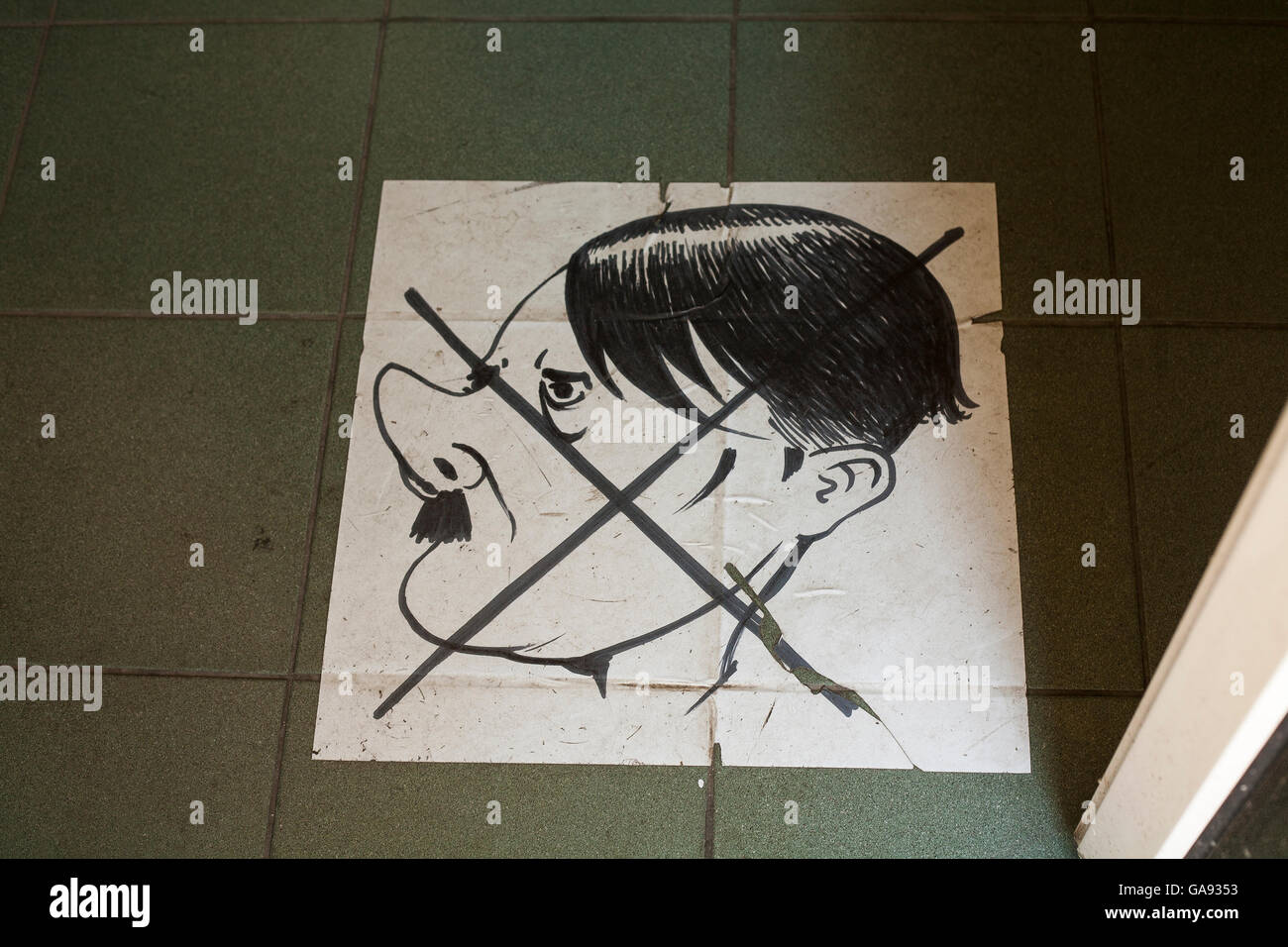 Hitler face hi-res stock photography and images - Alamy