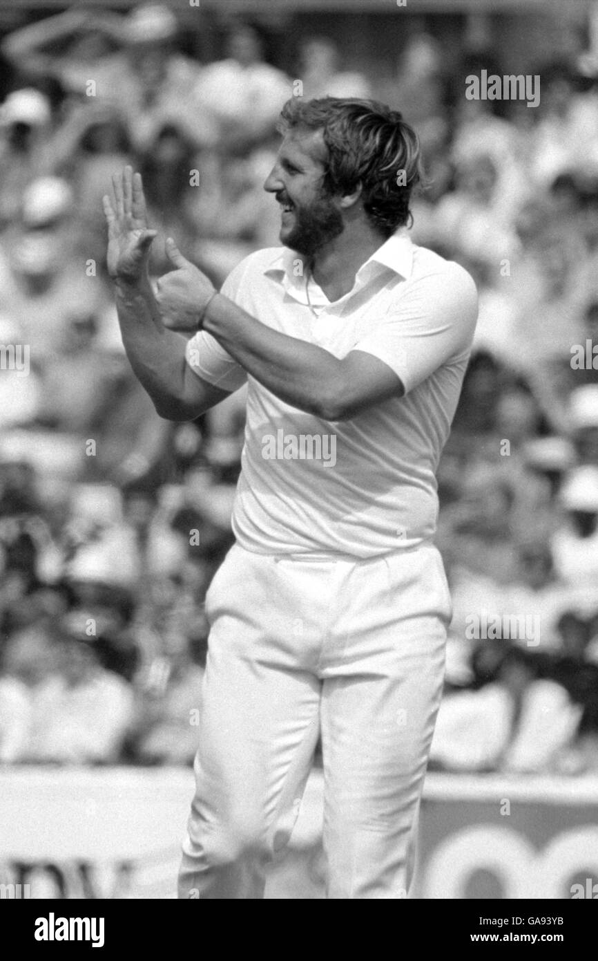 Kennington oval hi-res stock photography and images - Alamy