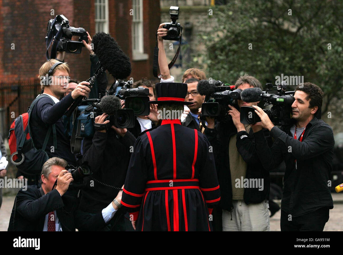 First woman Beefeater for 522 years Stock Photo - Alamy