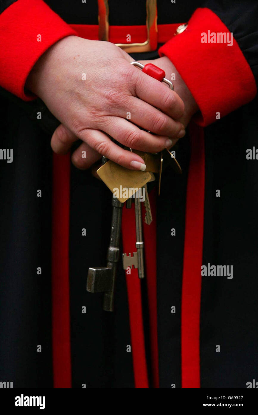 First woman Beefeater for 522 years Stock Photo - Alamy