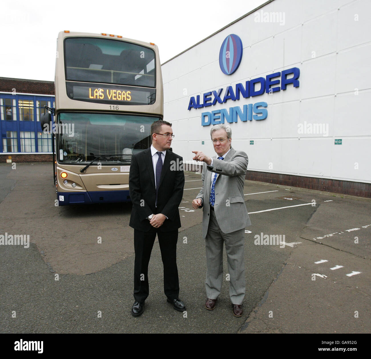 Colin Robertson (l) Chief Executive of Alexander Dennis with Stewart ...