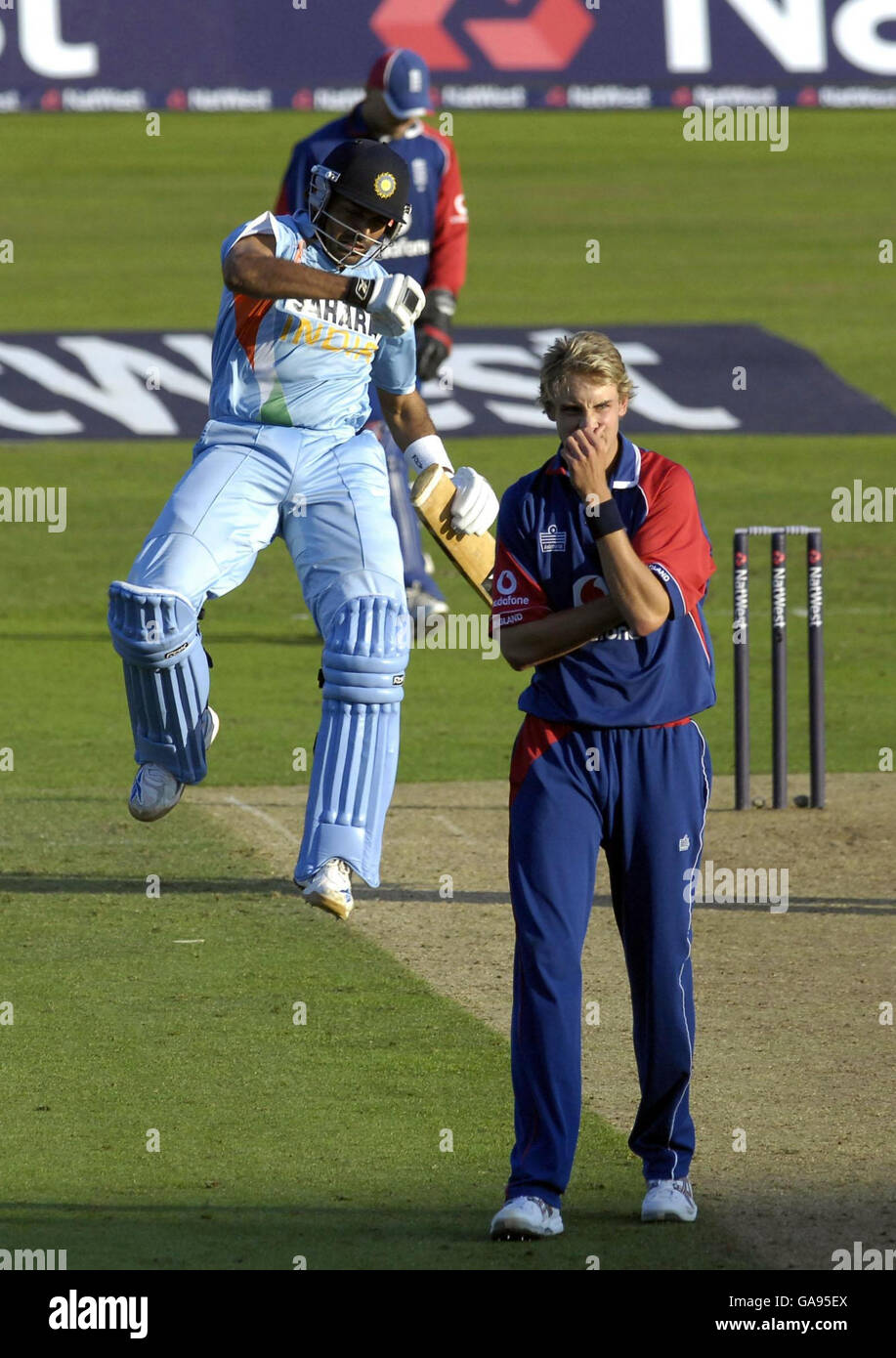 Cricket england full length celebrate celebrating reacting bat wickets ...