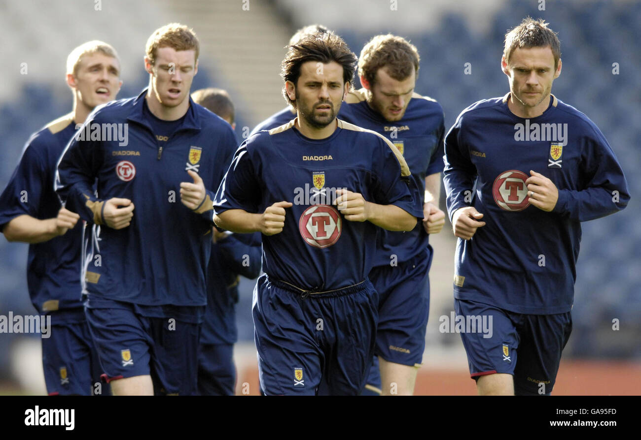 Scotland's Paul Hartley (centre) during a training session at Hampden ...