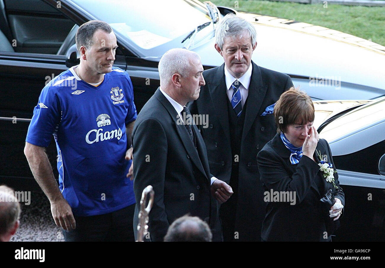 Rhys Jones father Steve Jones (left) and mother Melanie Jones (right ...