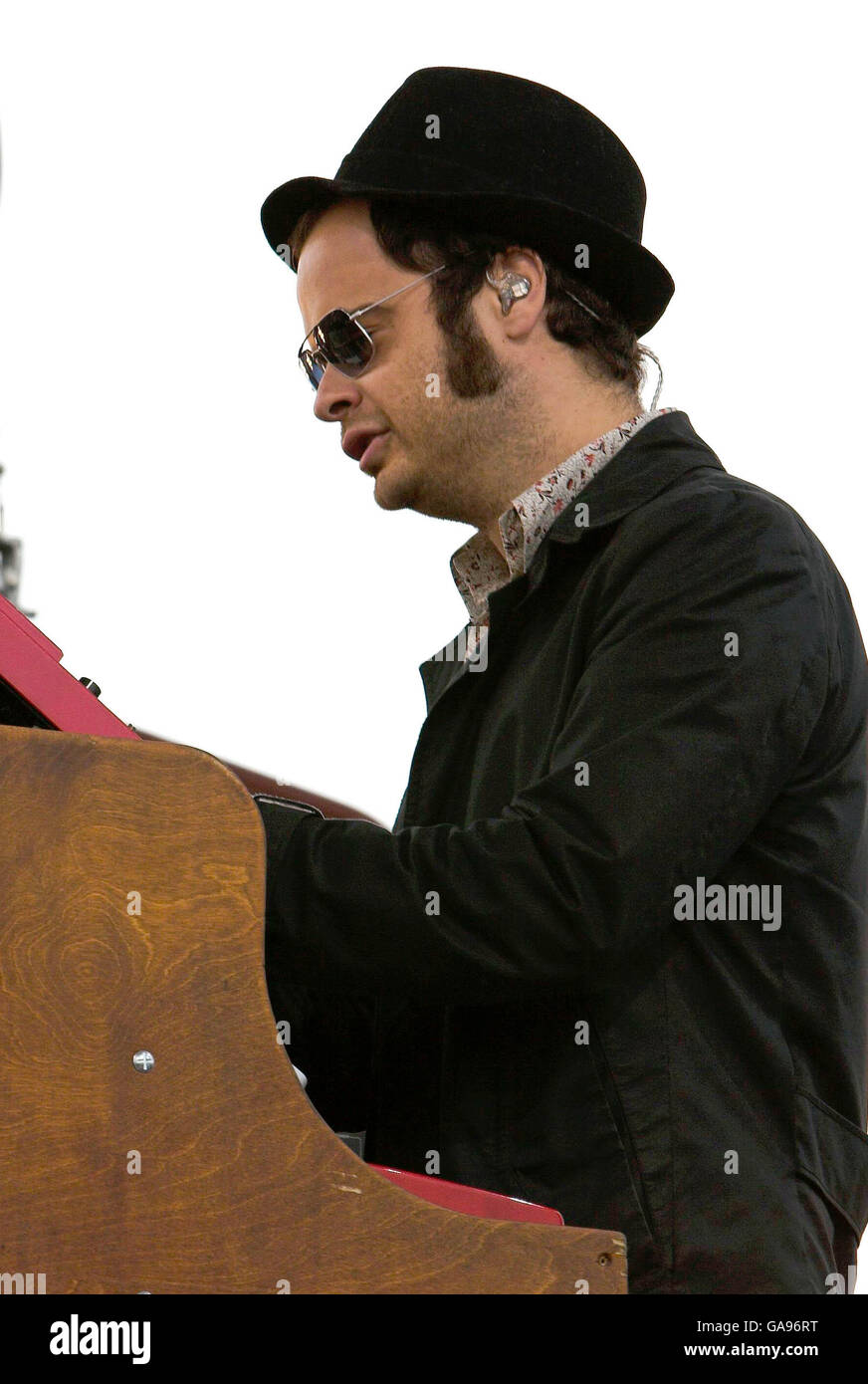 Nick baines kaiser chiefs on stage hi-res stock photography and images ...