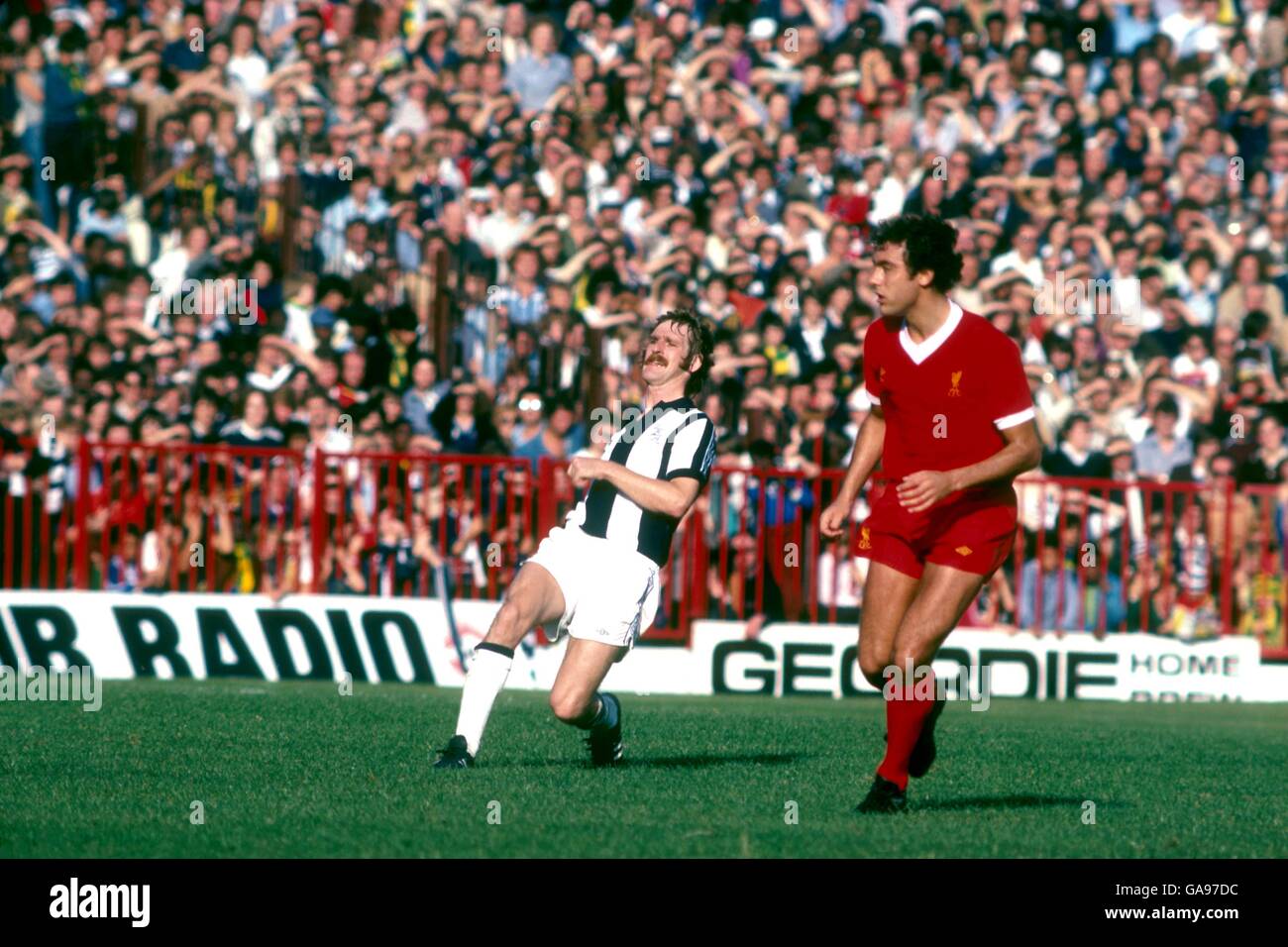 Ally robertson, west bromwich albion hi-res stock photography and ...