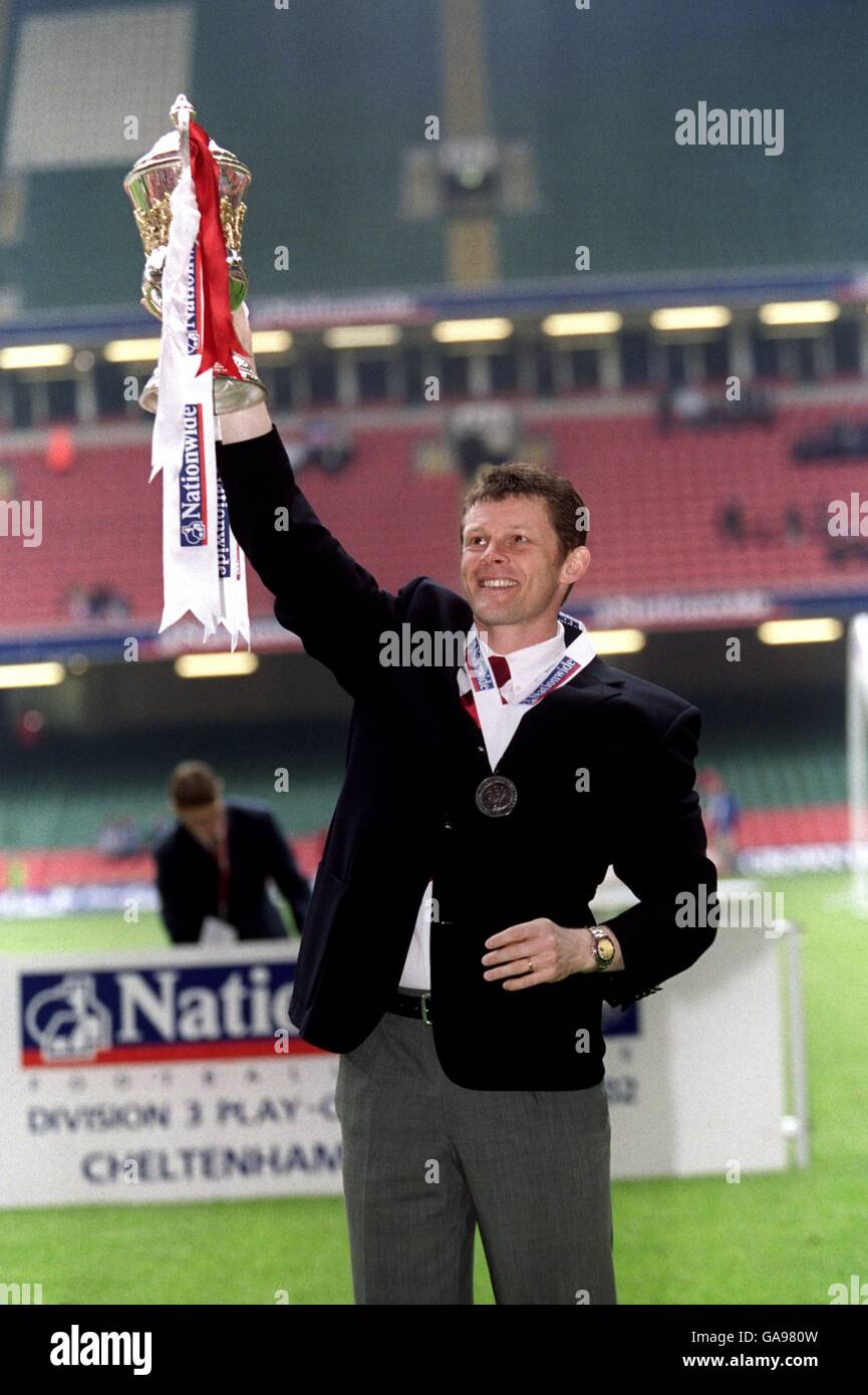 Cheltenham town manager steve cotterill hi-res stock photography and ...