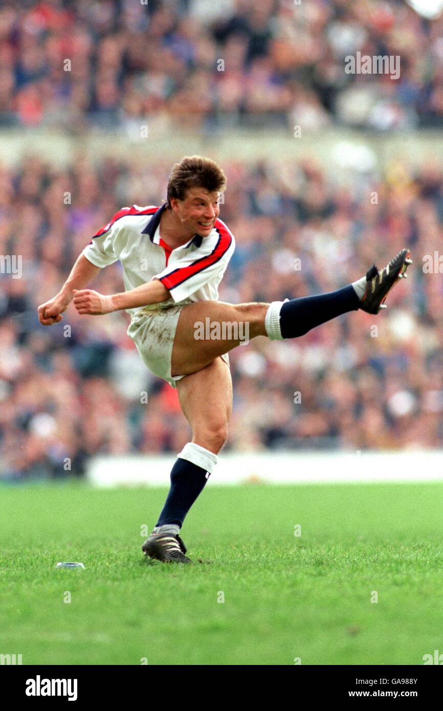 England's Rob Andrew kicks a goal that breaks the all time points ...