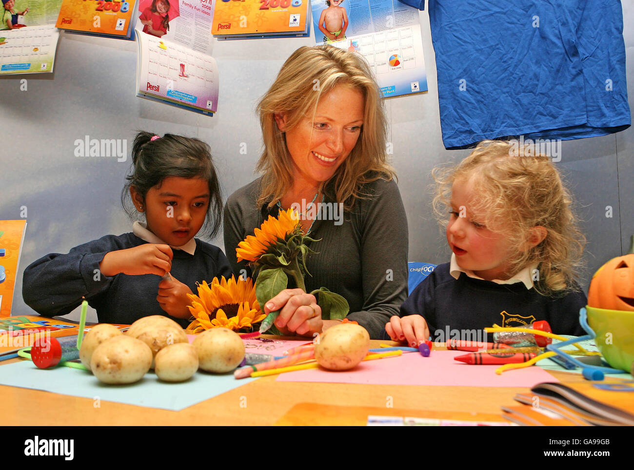 Rachel allen hi-res stock photography and images - Alamy