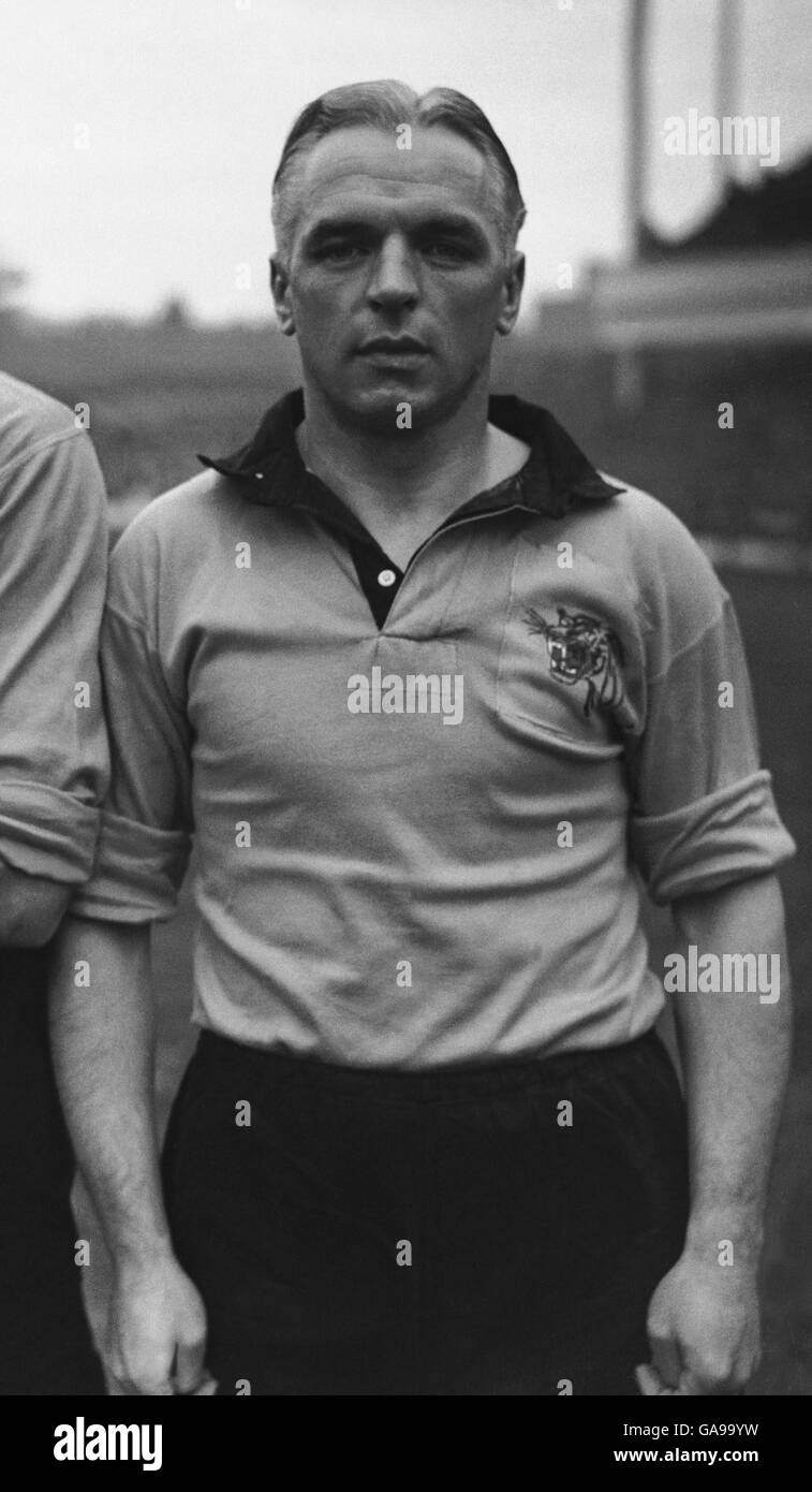 Soccer football league division two brentford v hull city hi-res stock ...