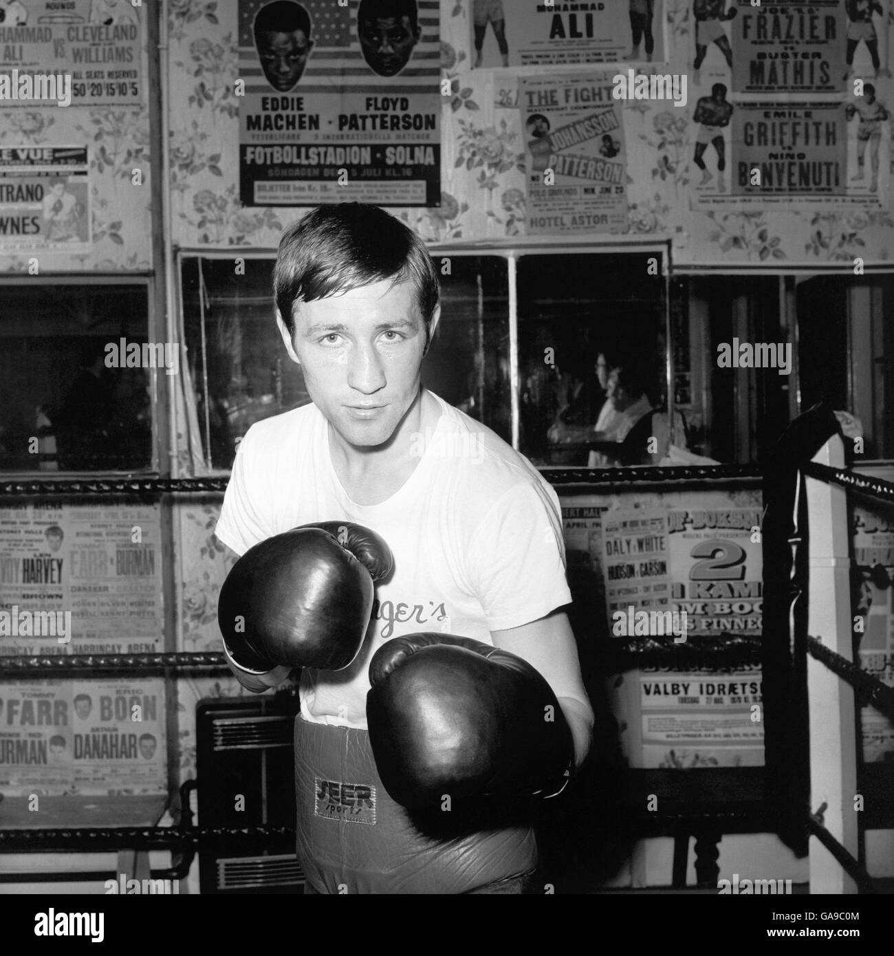 Ford buchanan fight hi-res stock photography and images - Alamy