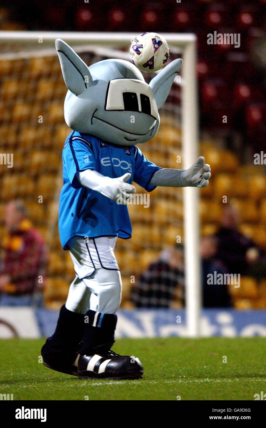 Manchester city mascot hi-res stock photography and images - Alamy
