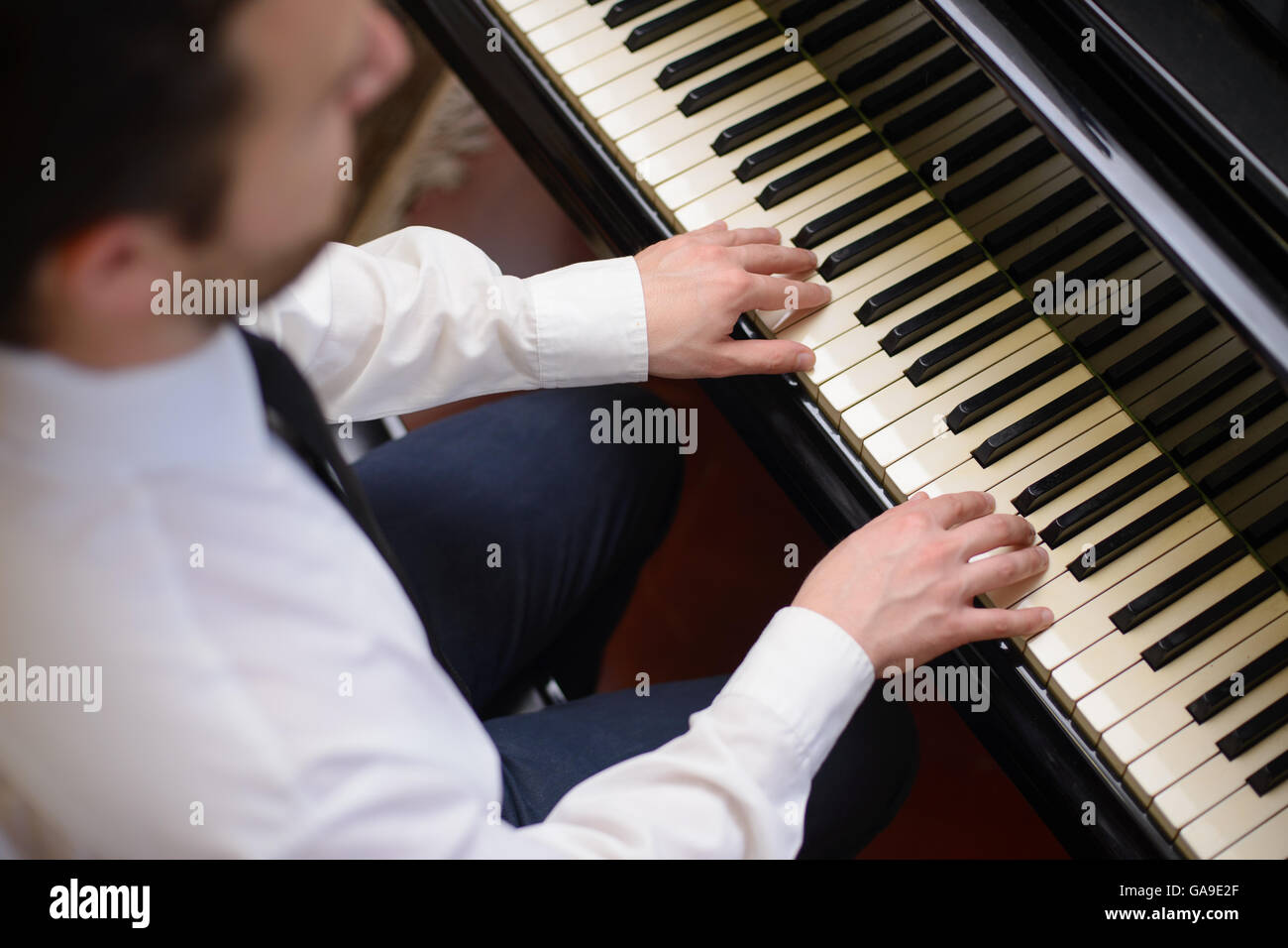 Piano performer hi-res stock photography and images - Alamy