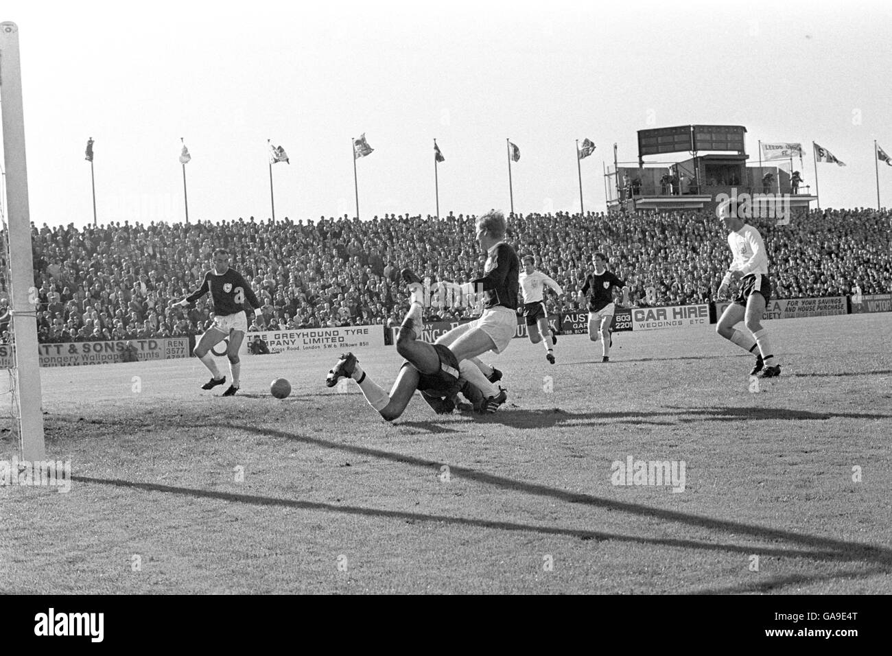 Goalkeeper tony macedo hi-res stock photography and images - Alamy