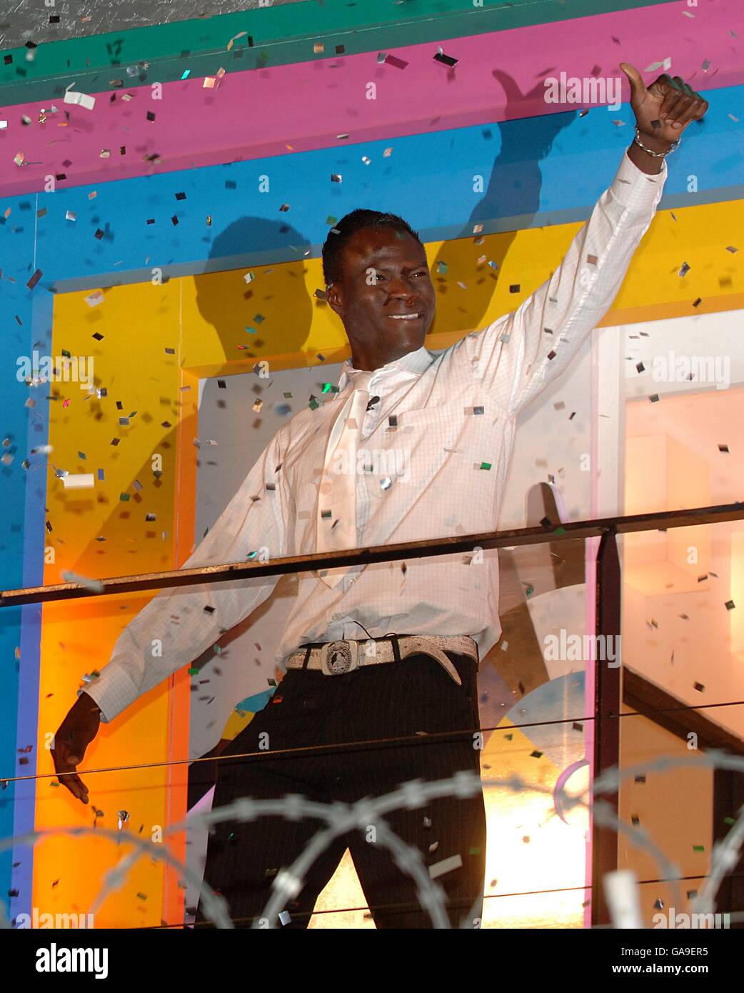 Brian Belo leaves the house in 1st place during the final of Big ...