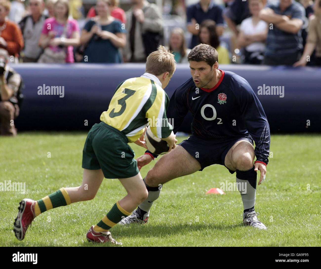 Rugbyu england full length mangrk hi-res stock photography and images ...