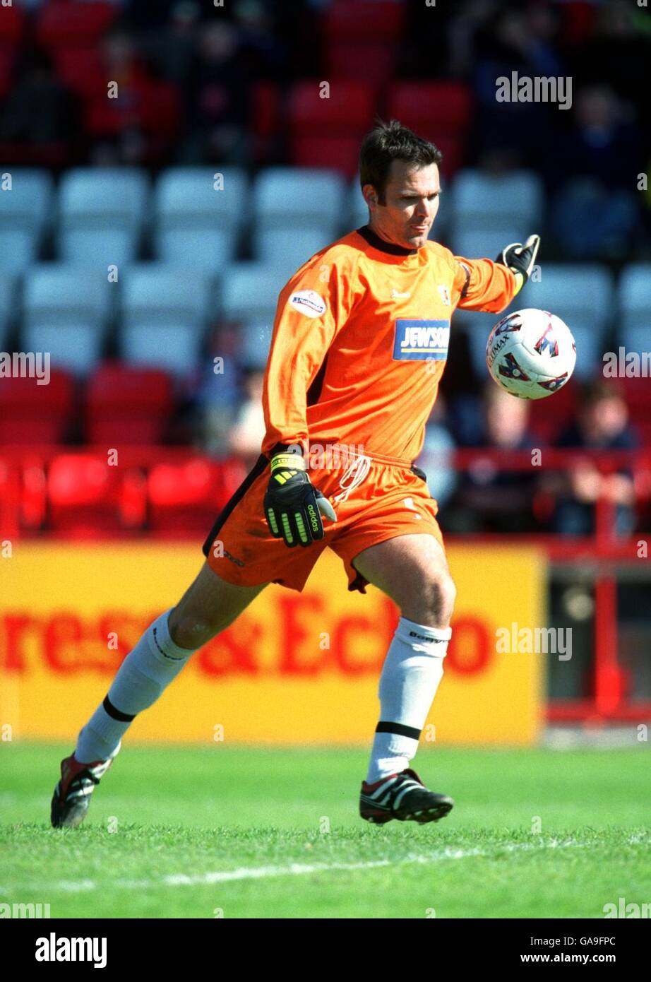 Torquay united goalkeeper arjan van heusden hi-res stock photography ...