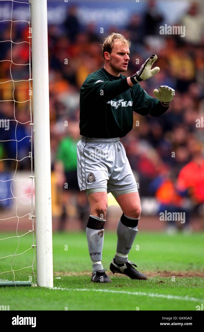 Michael oakes wolverhampton wanderers hi-res stock photography and ...