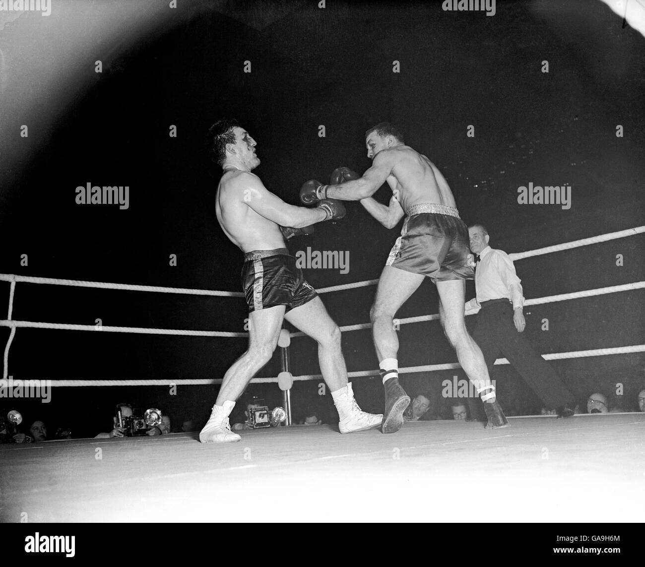 Boxing - British Empire Heavyweight Championship - Brian London v Henry ...