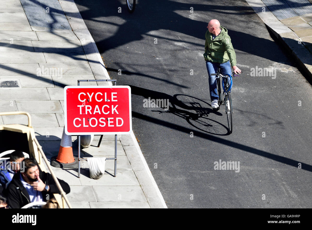 Cycle lane closed sign hi-res stock photography and images - Alamy
