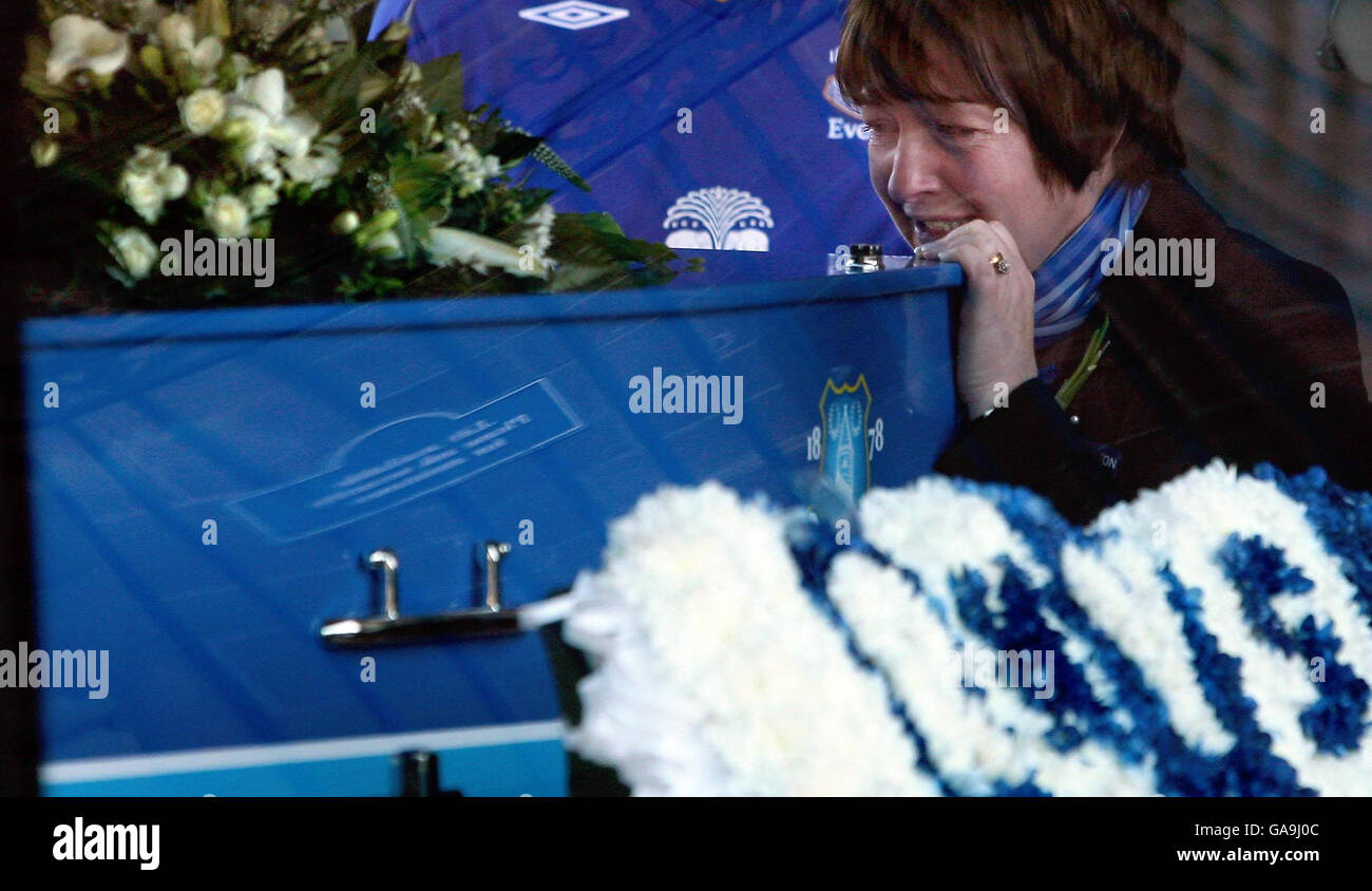 Melanie jones mother rhys jones hi-res stock photography and images - Alamy