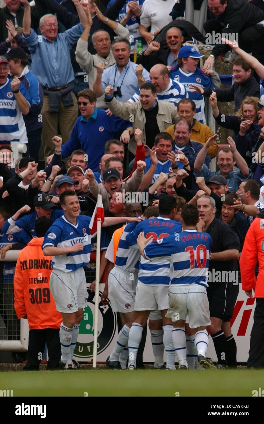 Reading players congratulate teammate Jamie Cureton on scoring the ...