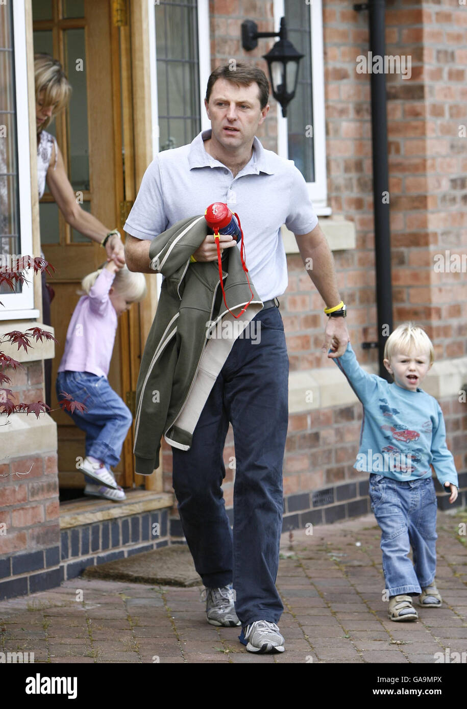 Gerry and kate mccann with children sean and amelie hi-res stock ...