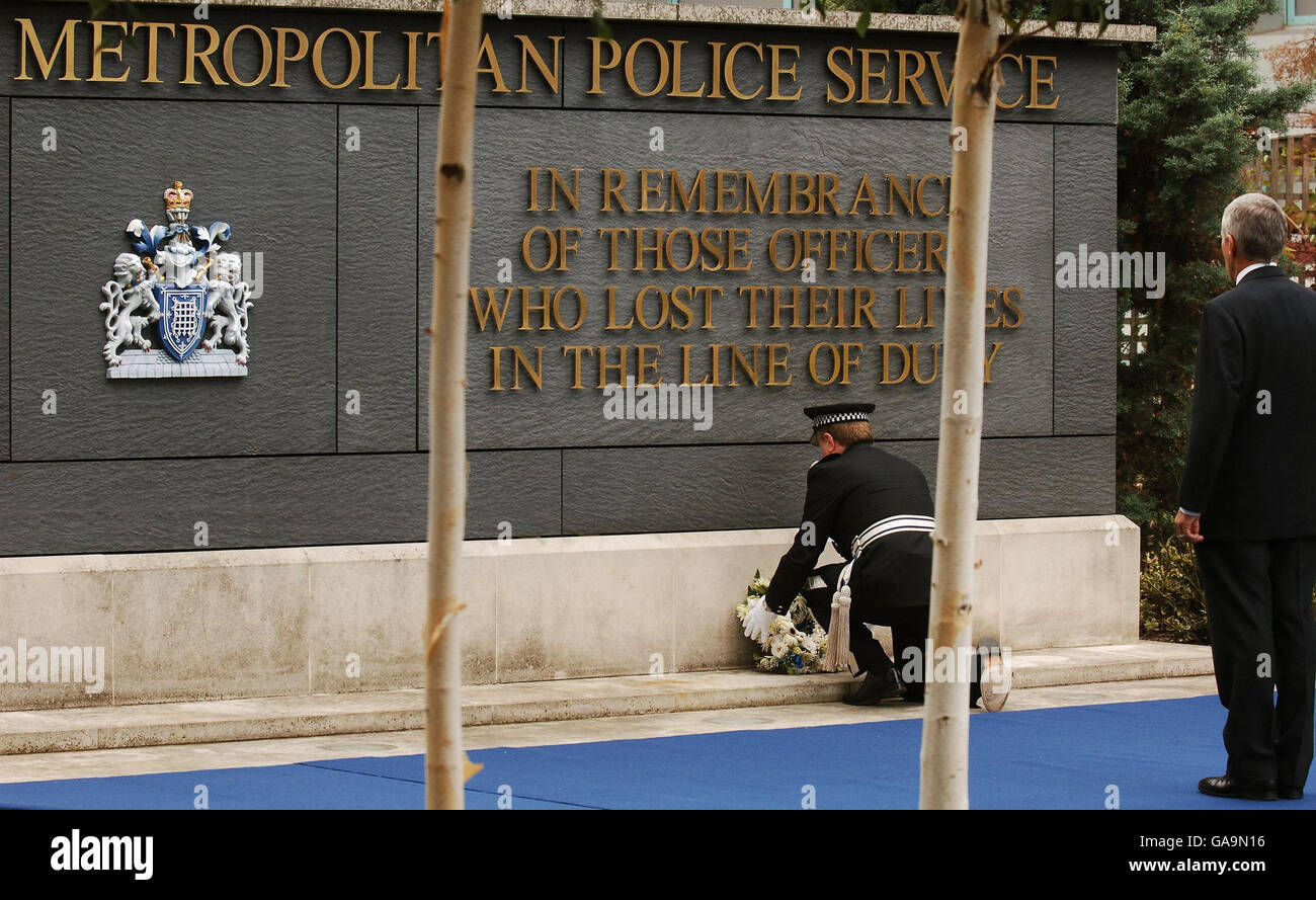 Metropolitan Police Logo Stock Photos & Metropolitan Police Logo Stock ...