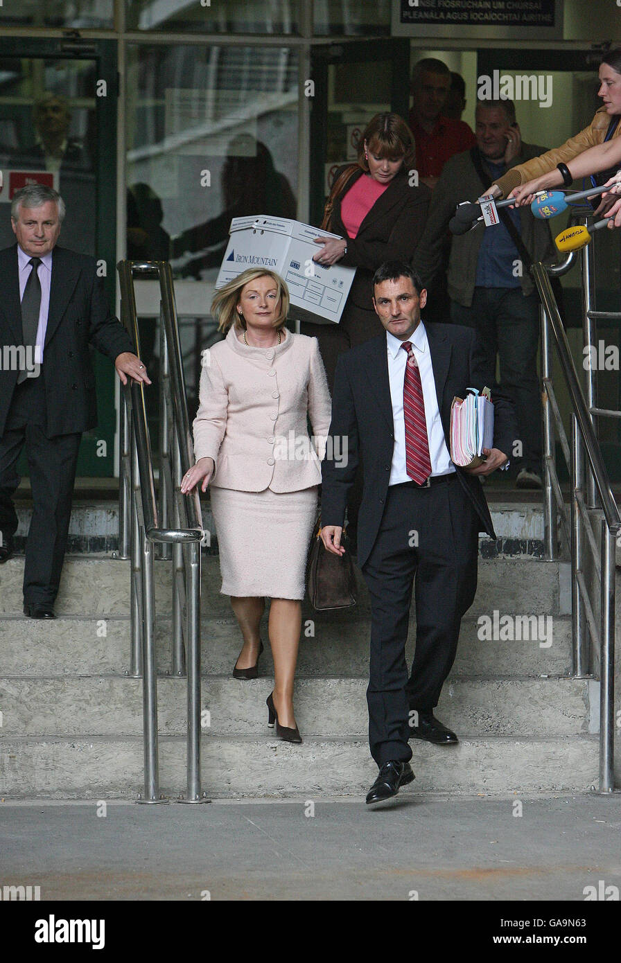 Taoiseach bertie aherns former partner hi-res stock photography and ...