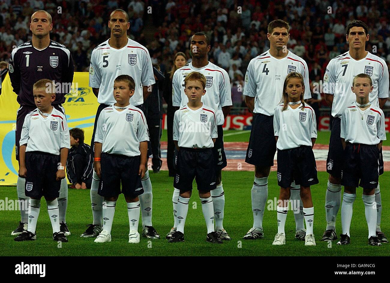 England's Paul Robinson, Rio Ferdinand, Ashley Cole Gareth Barry and ...