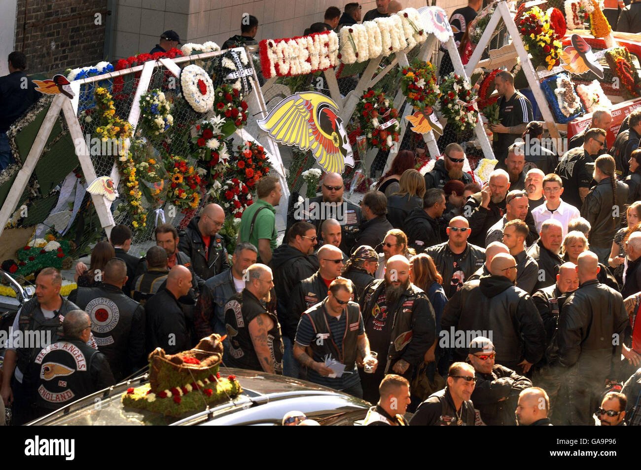 A huge crowd of Hell's Angels gather outside the motorcycle club's ...