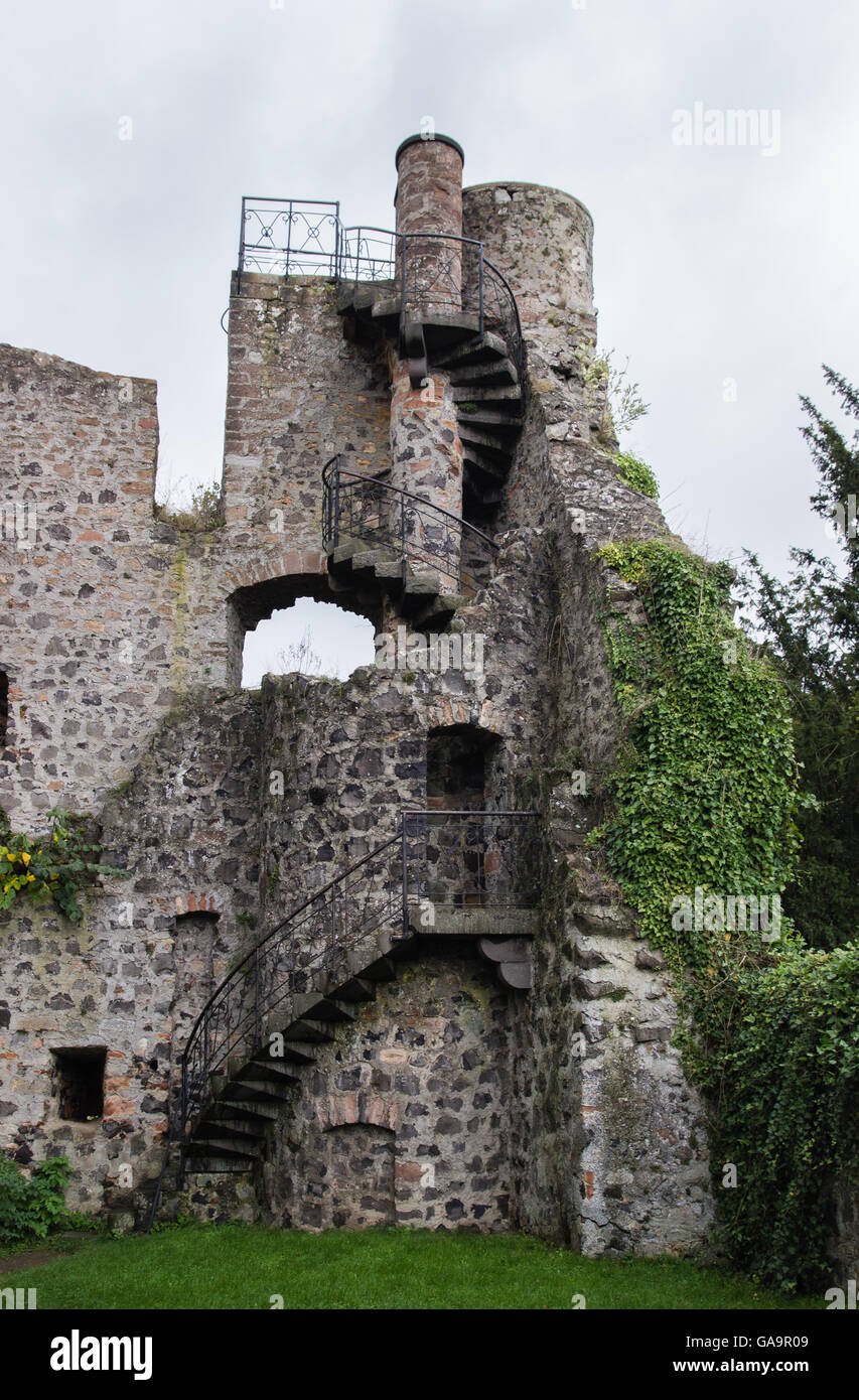 Ladder castle wall hi-res stock photography and images - Alamy