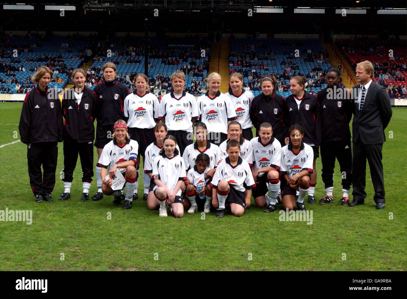 Soccer axa fa cup final fulham ladies doncater belles hi-res stock ...