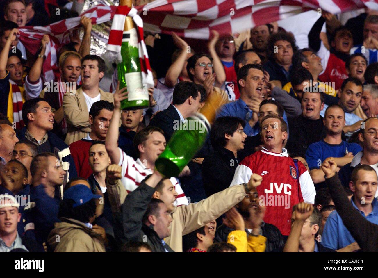 Arsenal fans celebrate their team winning the fa barclaycard ...