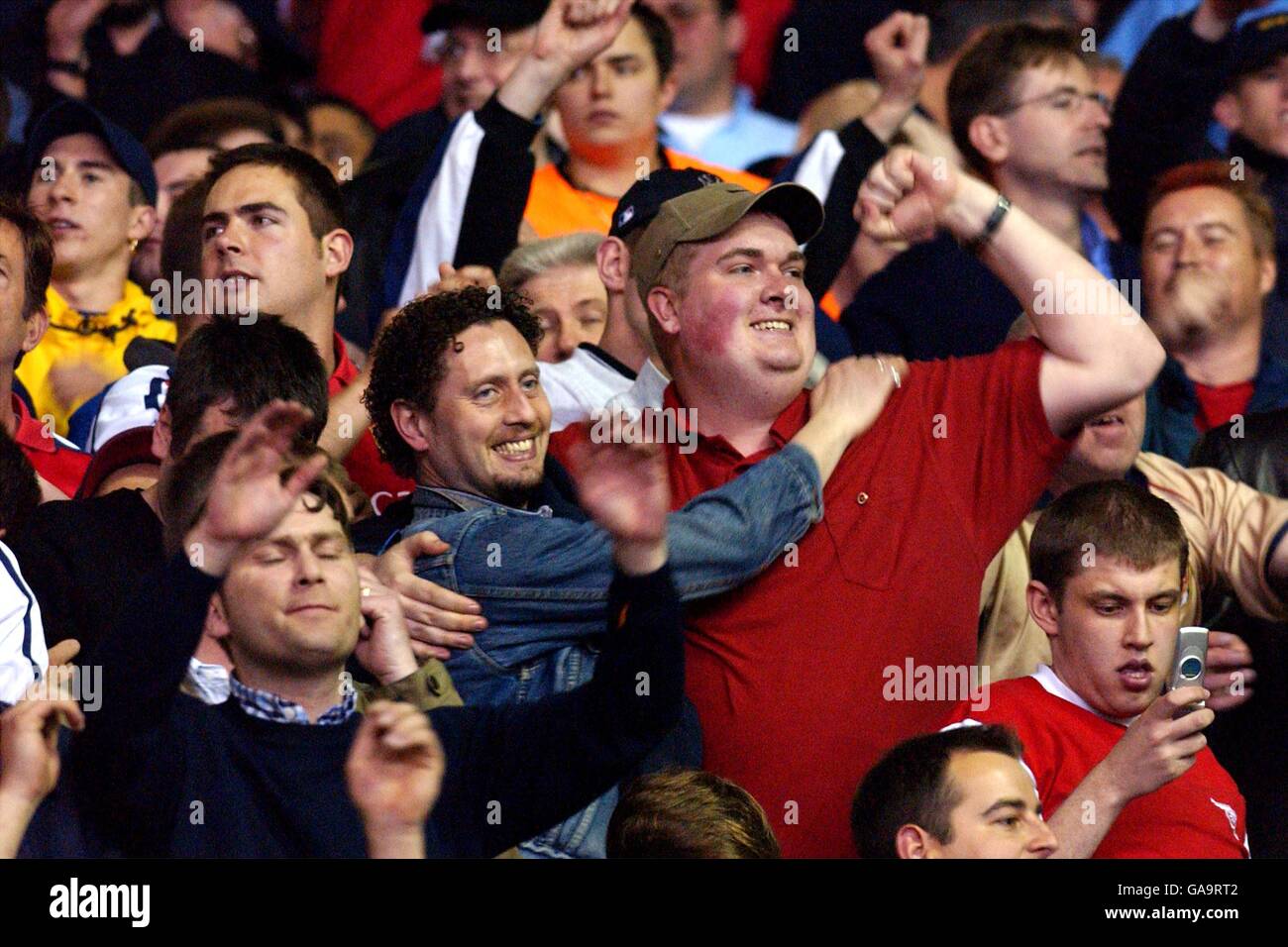 Arsenal fans celebrate their team winning the fa barclaycard ...