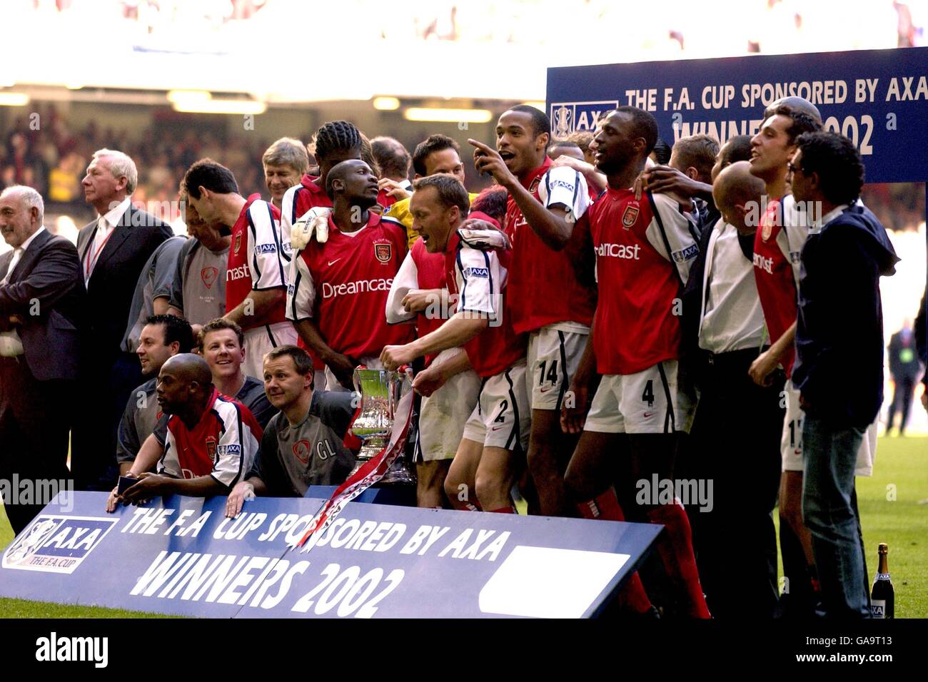 Arsenal celebrate winning fa cup hi-res stock photography and images ...