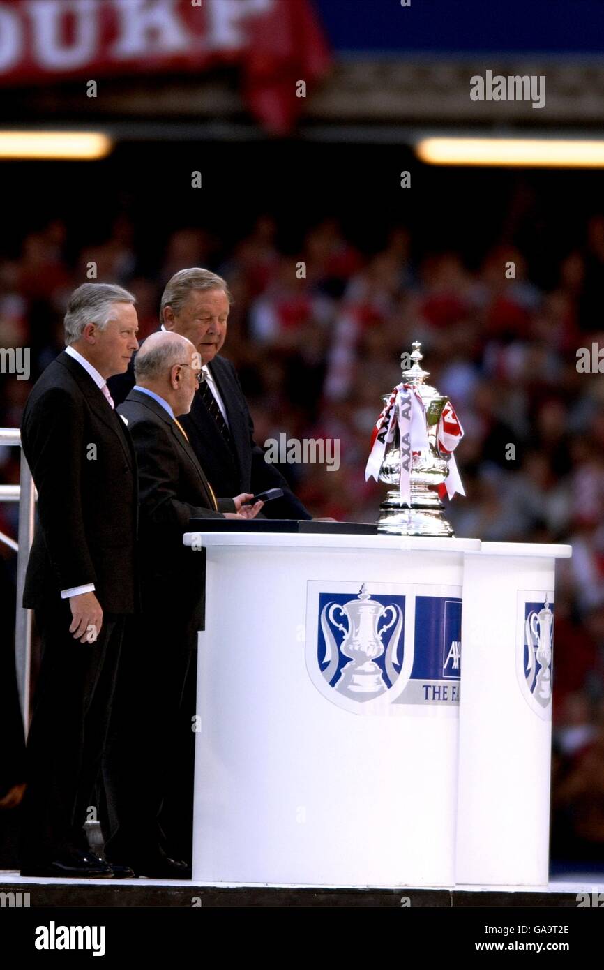 Axa fa cup final 2001 hi-res stock photography and images - Alamy