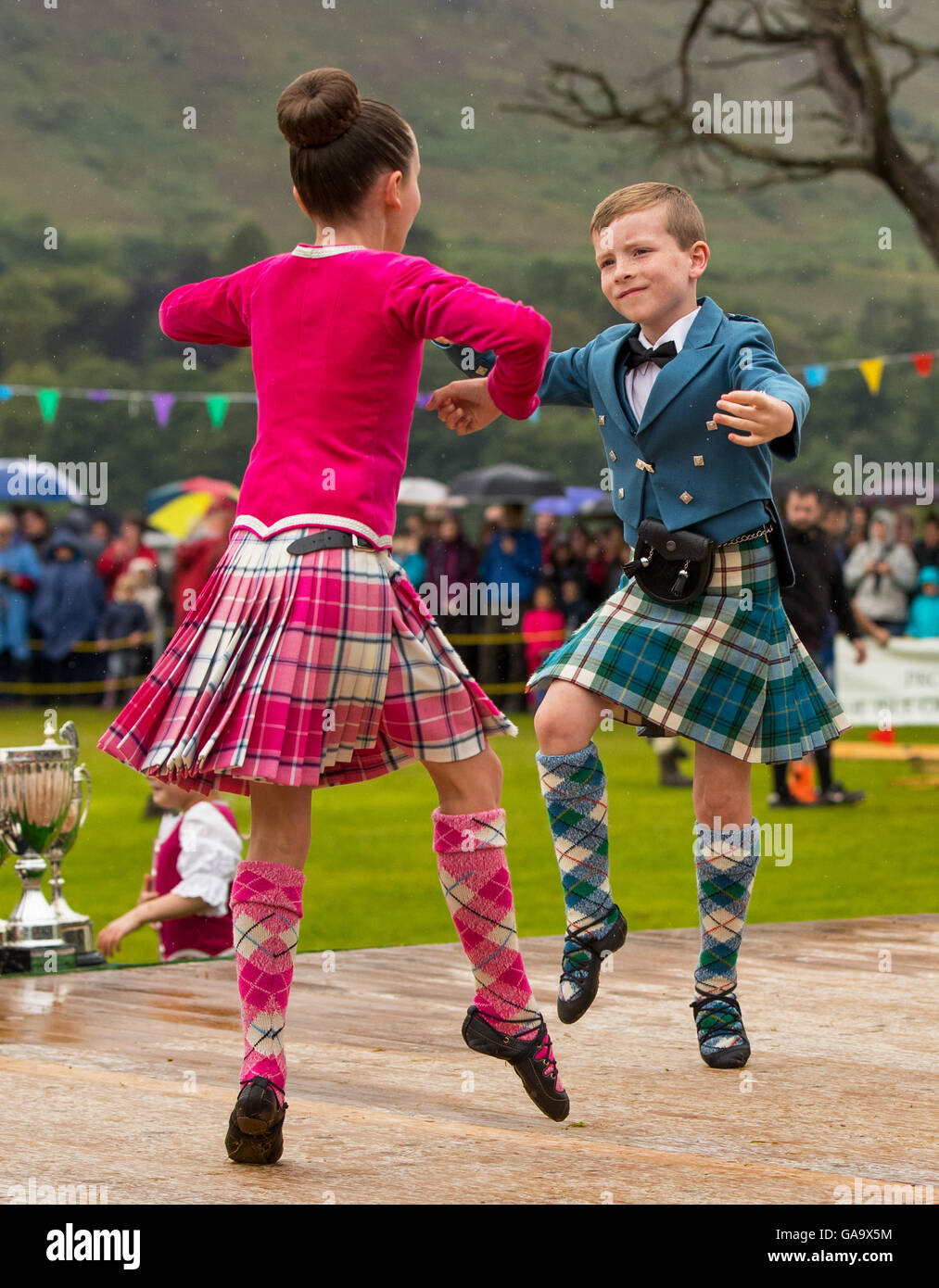 Children dancing scotland hi-res stock photography and images - Alamy