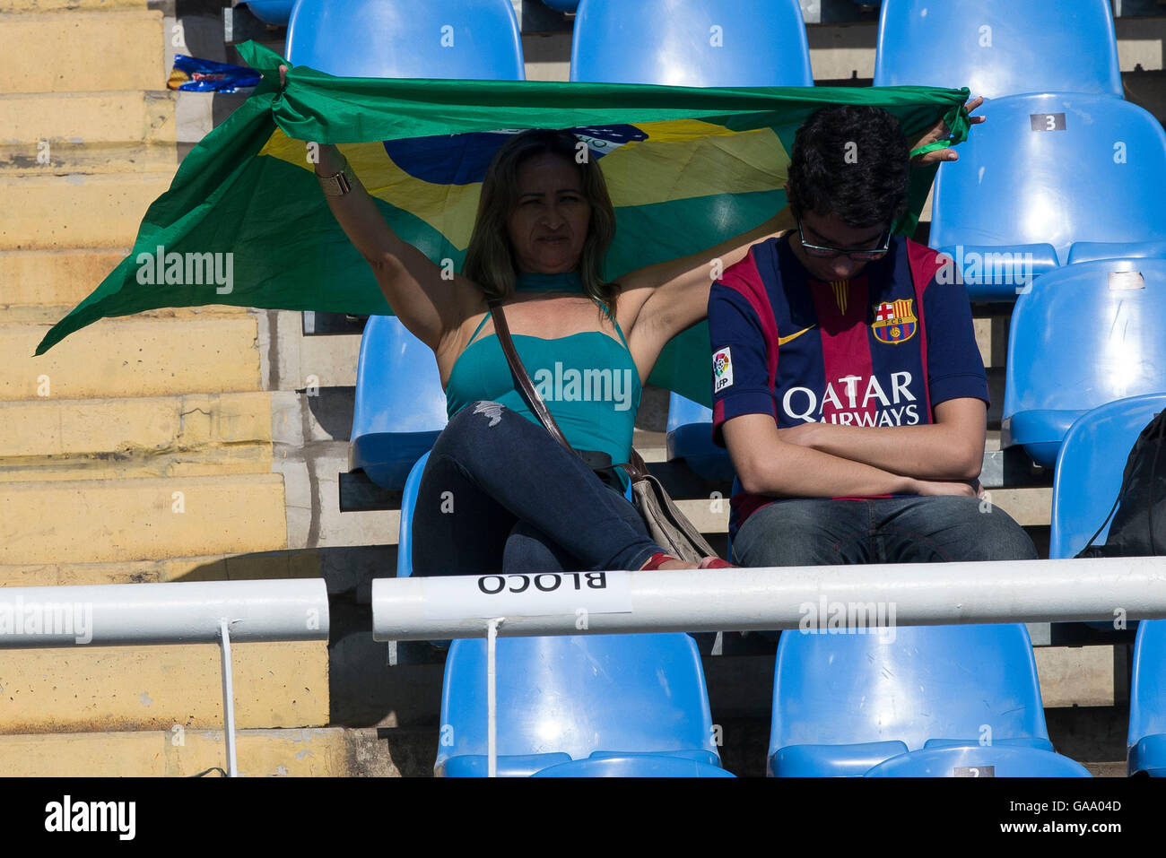 Rio olympics 2016 brazilian fans hi-res stock photography and images ...