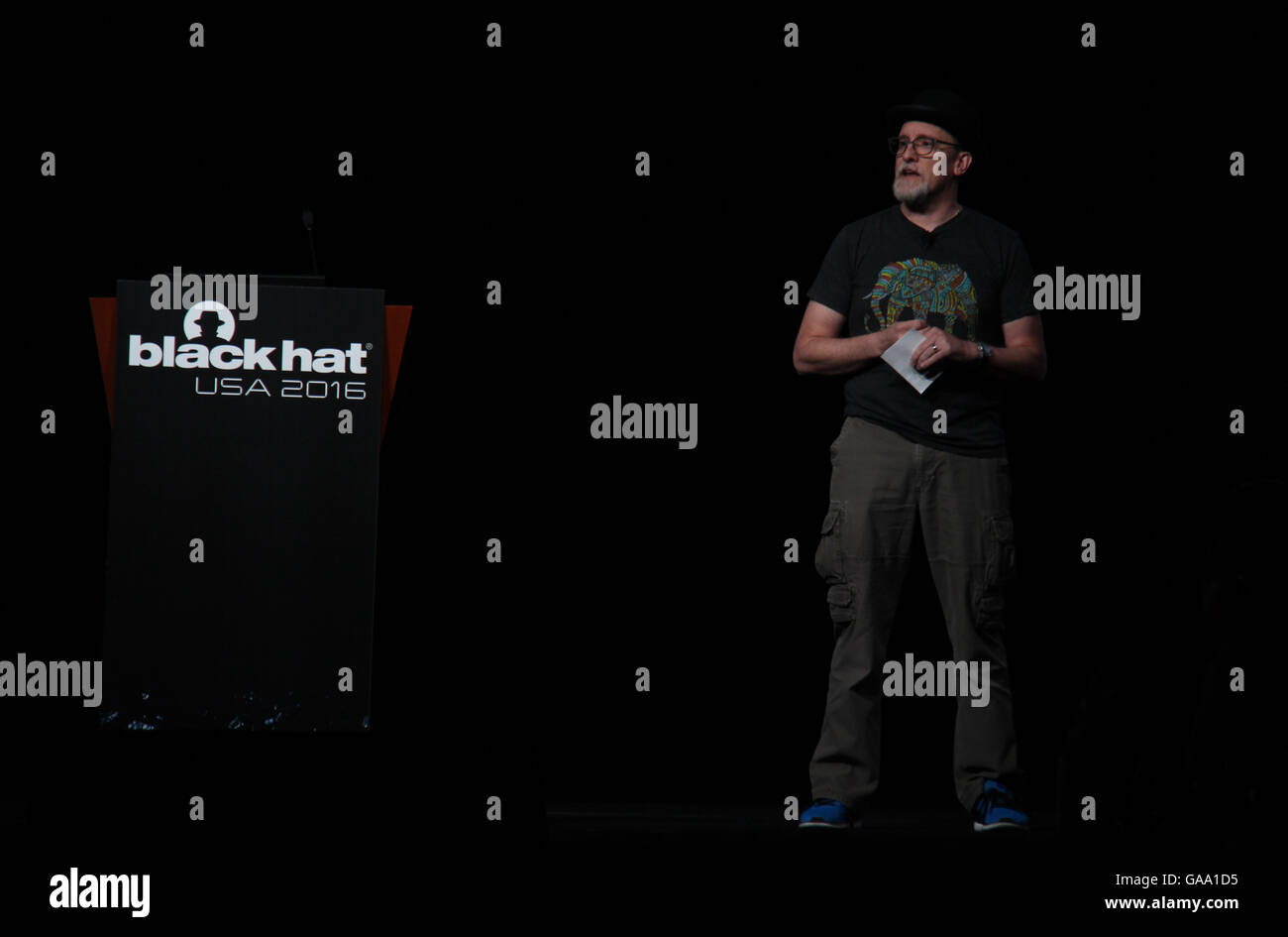 Black hat hacker hi-res stock photography and images - Alamy