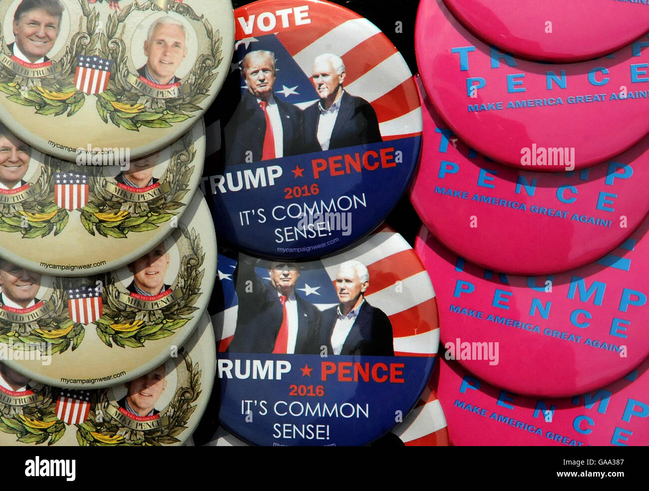 Campaign buttons for sale hi-res stock photography and images - Alamy