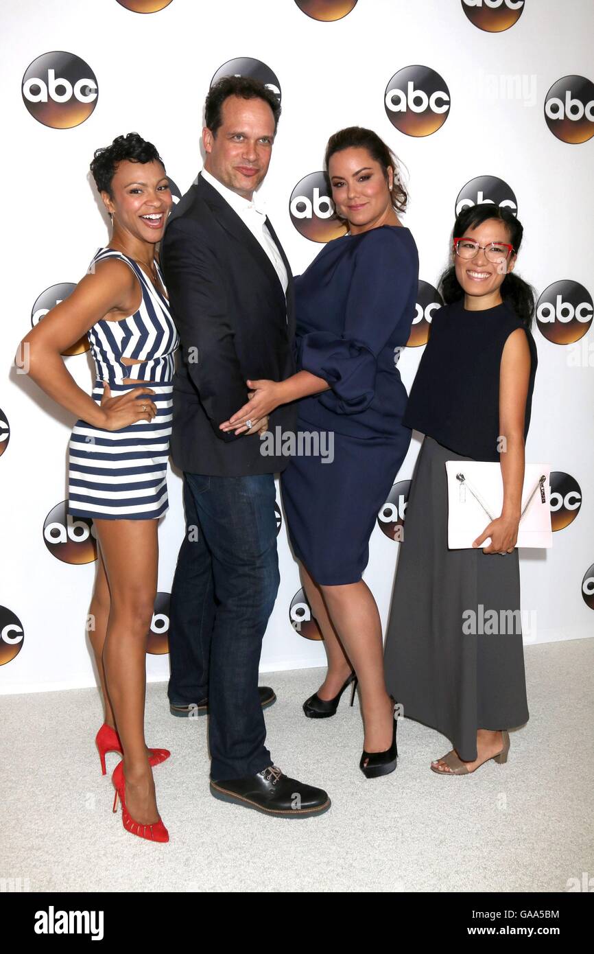 Carly hughes katy mixon diedrich bader hi-res stock photography and ...