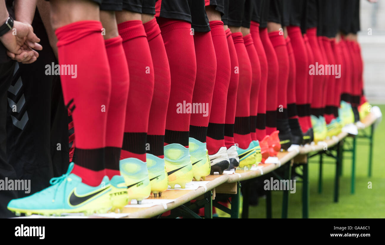 Freiburg, Germany. 5th Aug, 2016. The SC Freiburg team poses for a ...