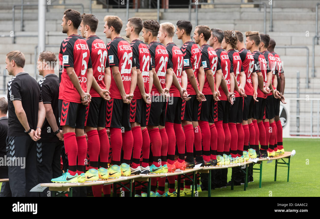 Freiburg, Germany. 5th Aug, 2016. The SC Freiburg team poses for a ...